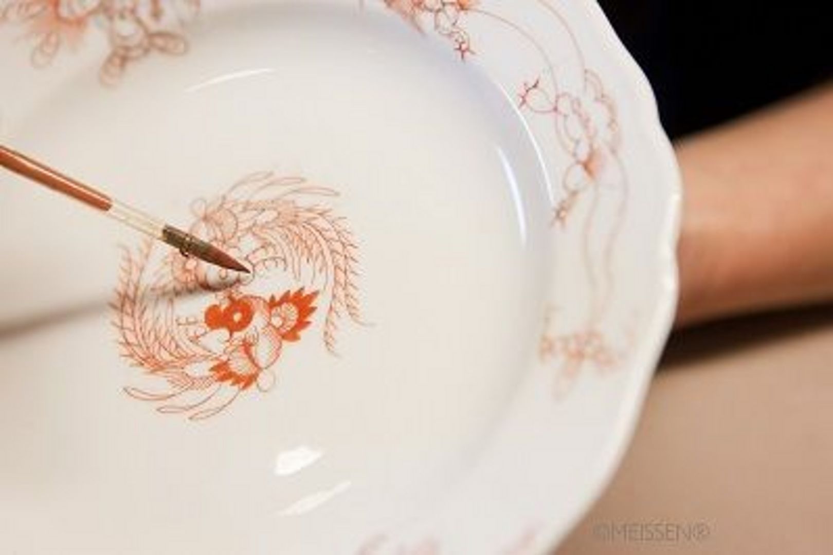 Overglaze painting - Things to Discover - Meissen Porcelain Museum